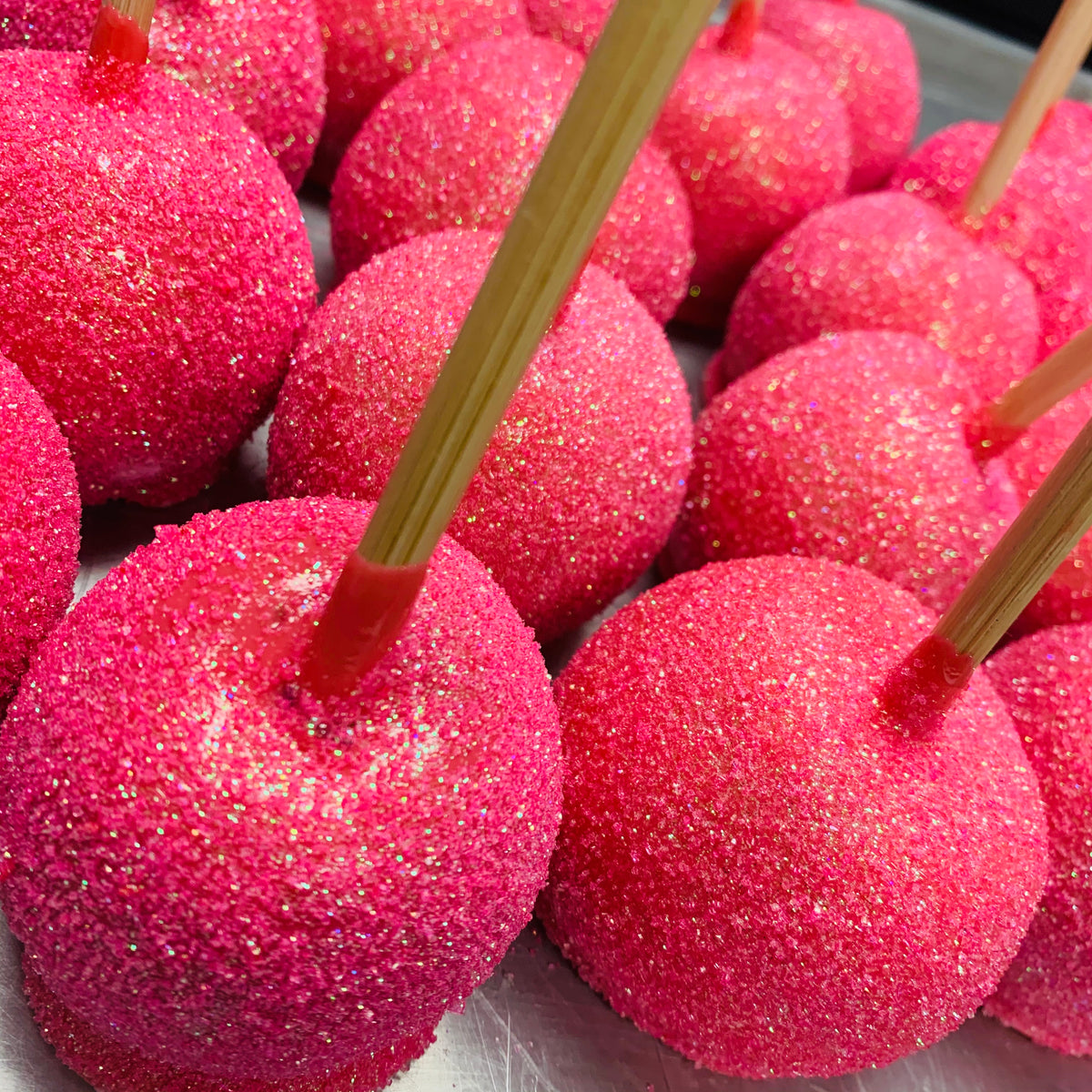 Hot Pink Glitter Candy Apples – wholesalecandyapples.com